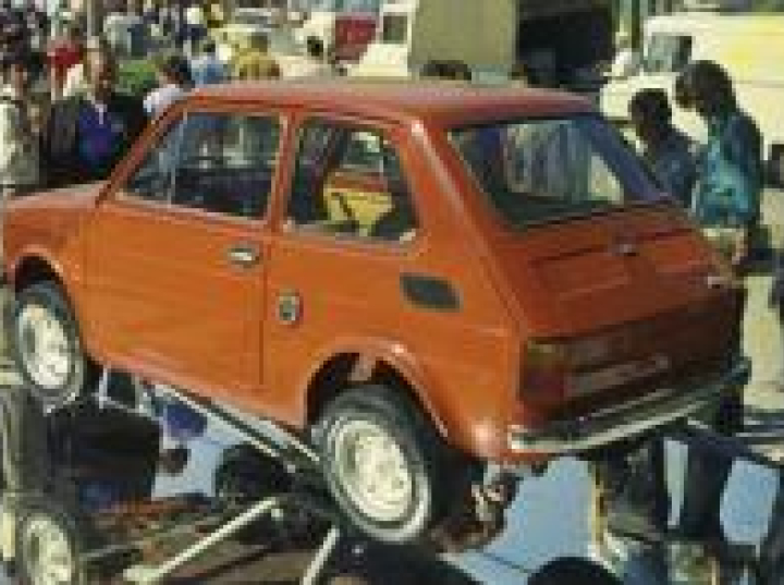 40 lat temu powstał pierwszy polski Maluch - fiat 126p | dzieje.pl ...